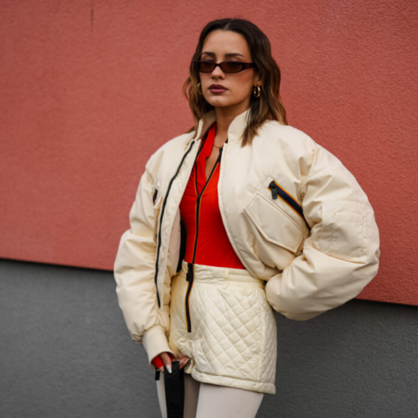 Dámska bomber bunda: módna voľba na jar 2024